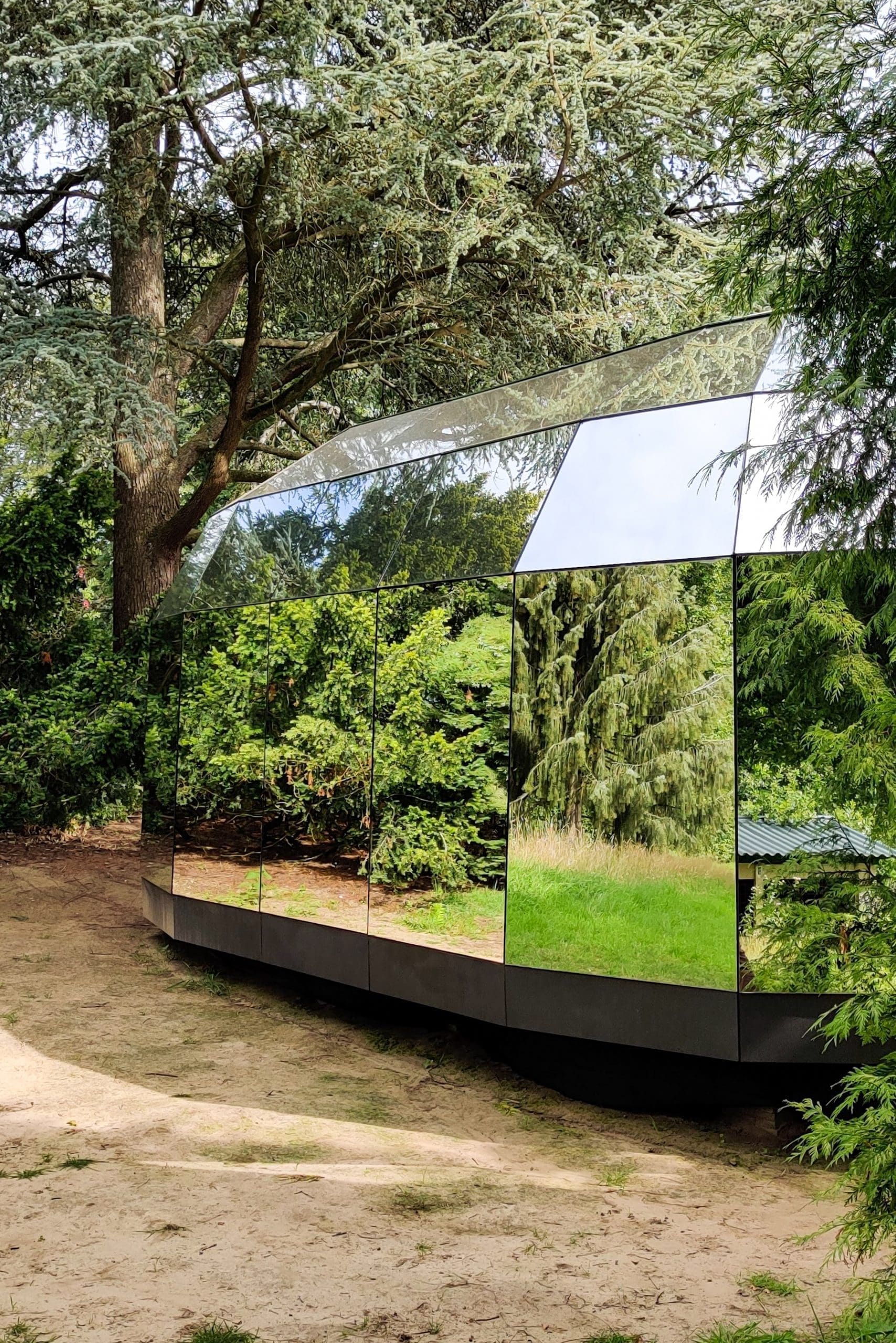 Origineel overnachten op Park van Beervelde in België - The Orange Backpack