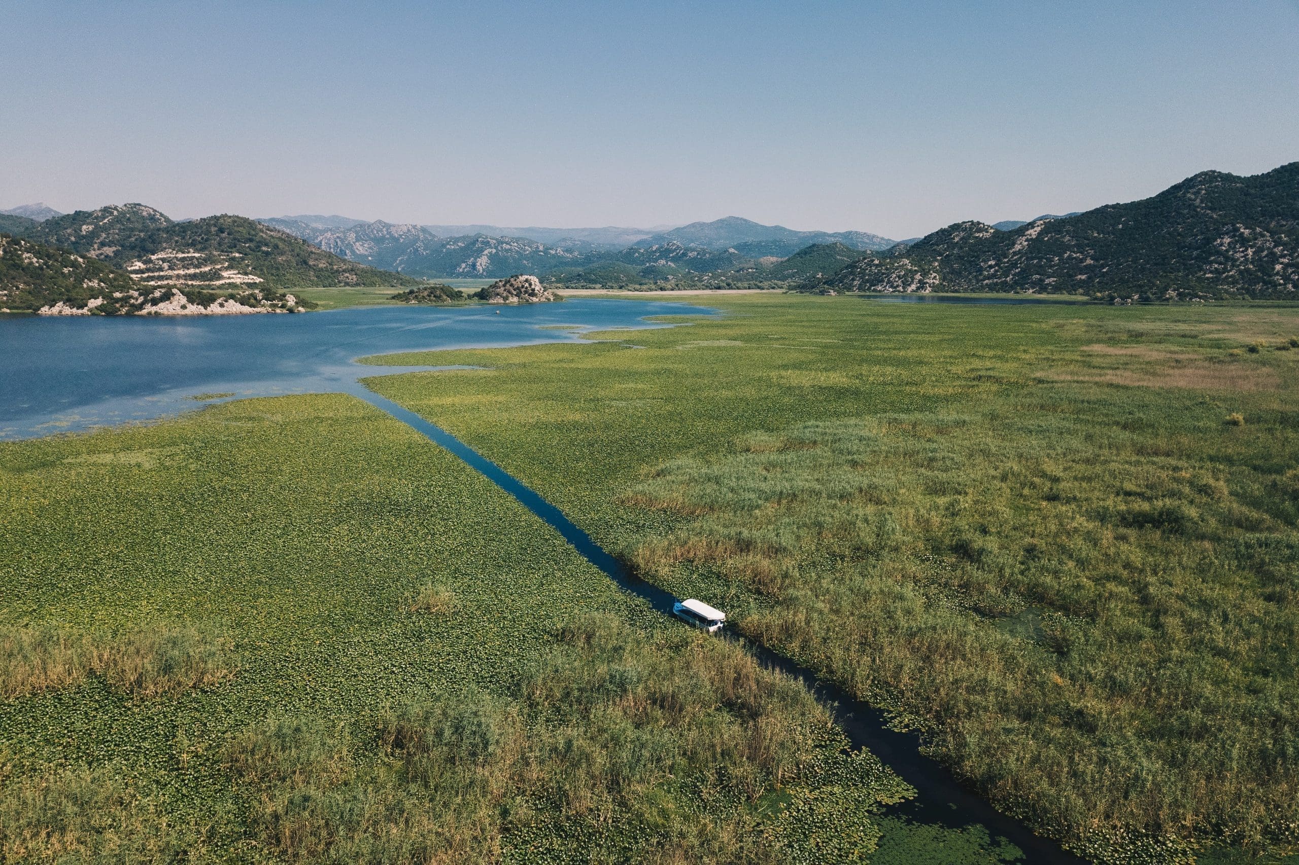 Skadar Meer in Montenegro, het grootste meer van de Balkan - The Orange ...